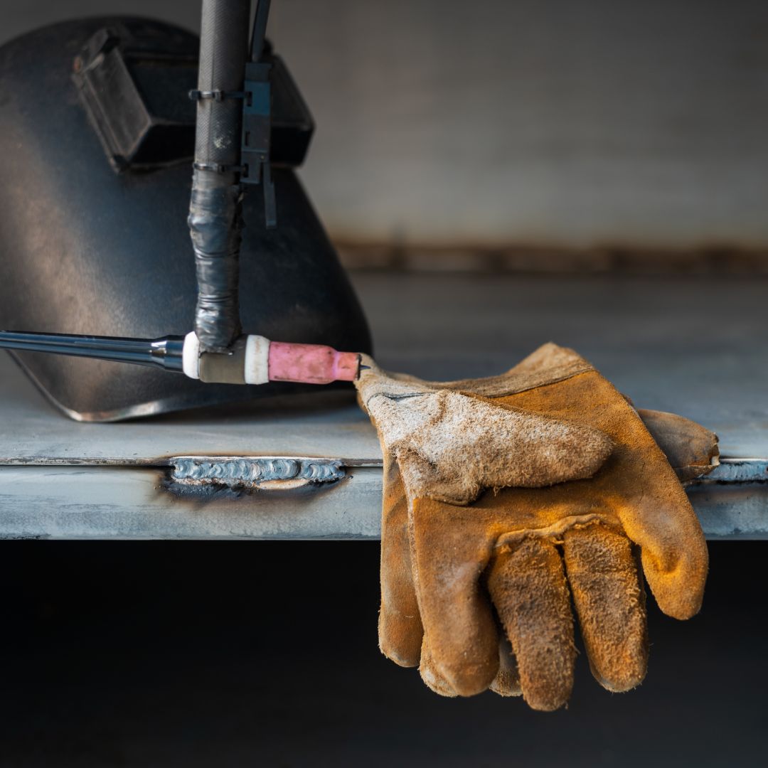 The Importance of Choosing the Right Welding Gloves – Call Today